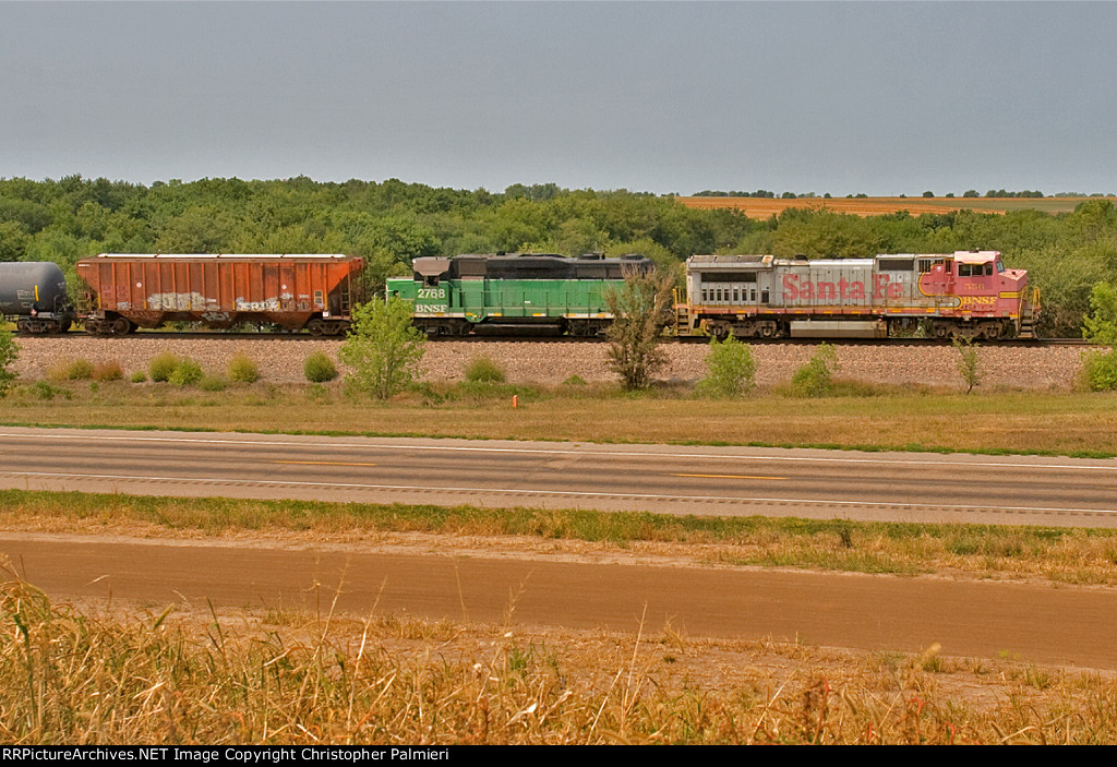 BNSF 556 and BNSF 2768